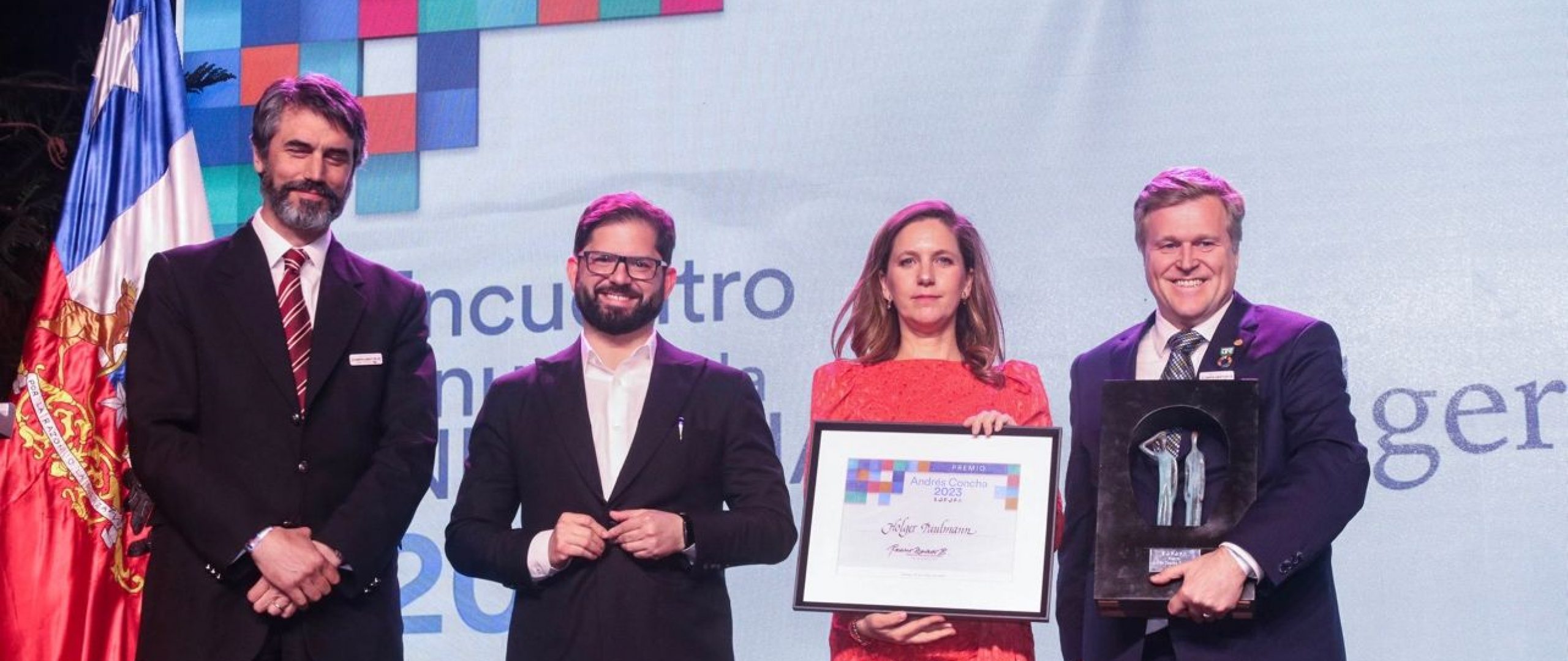 Holger Paulmann, director de ICARE, es reconocido con el Premio Andrés ...