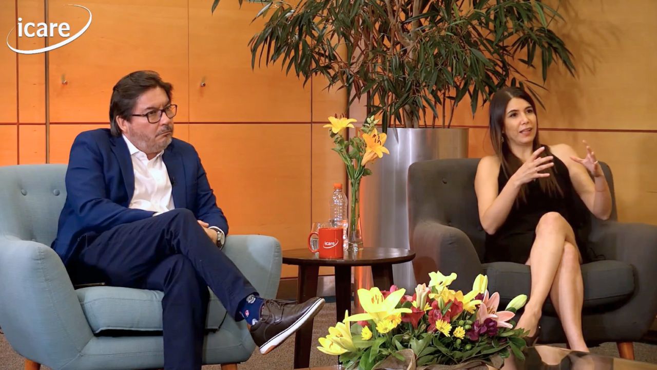 Revive · Cristián Warnken en un capítulo especial junto a Katherine ...
